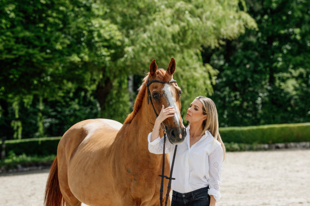 Edwina Tops-Alexander rend hommage à Itot du Château au travers d'une ...