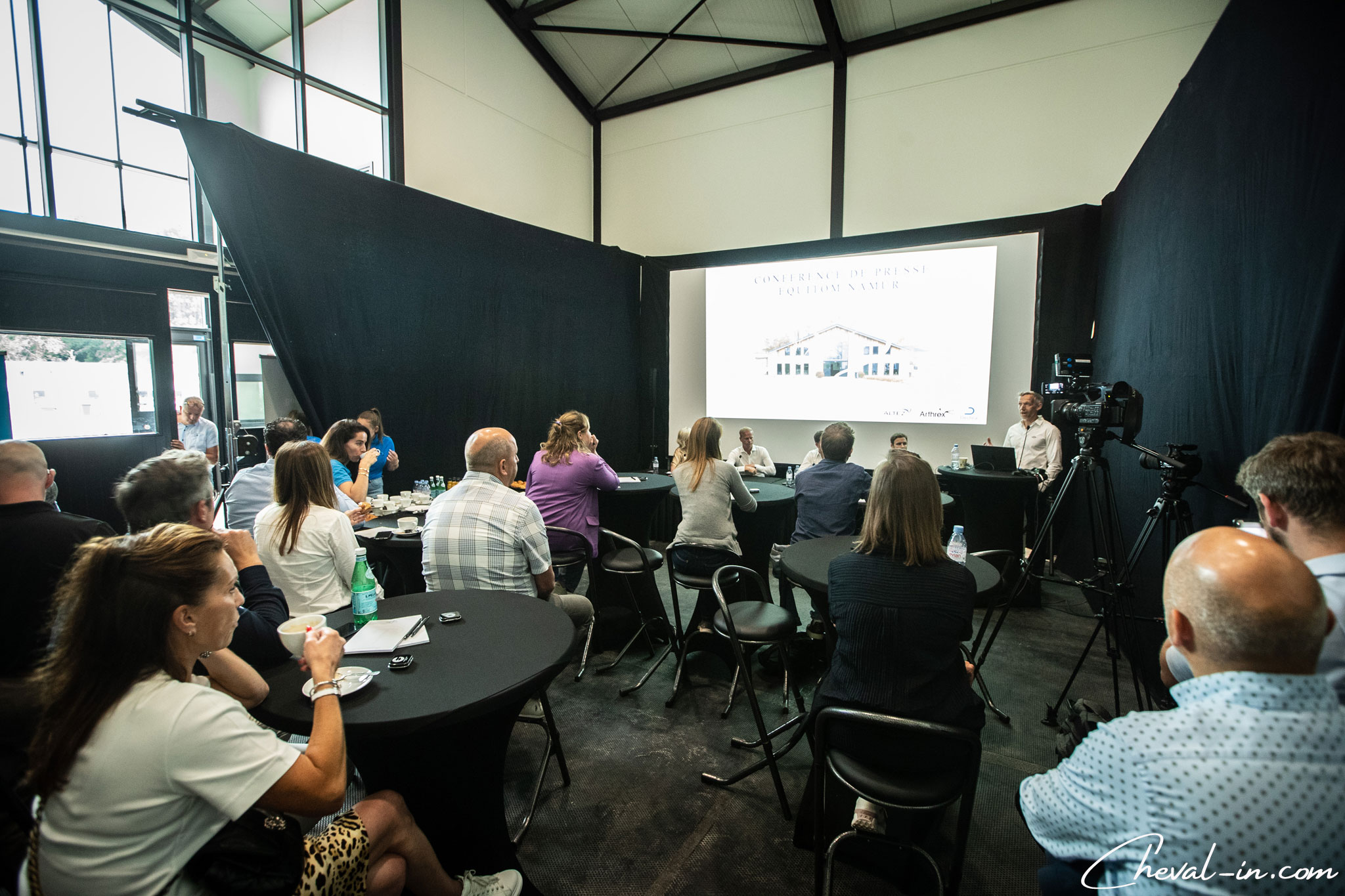 Coulisses | En visite dans la nouvelle clinique Equitom à Namur - Cheval-in